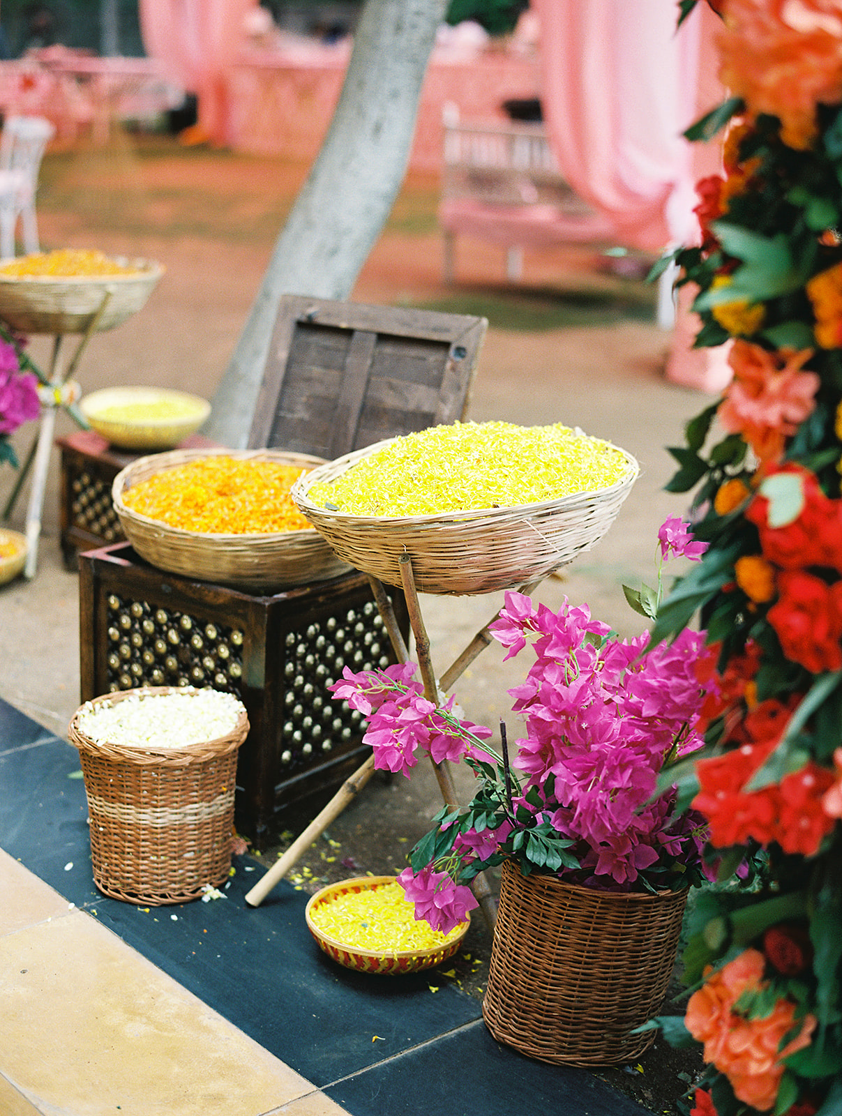 Colorful Indian Mehndi at the Leela Palace Udaipur | Lucy Struve